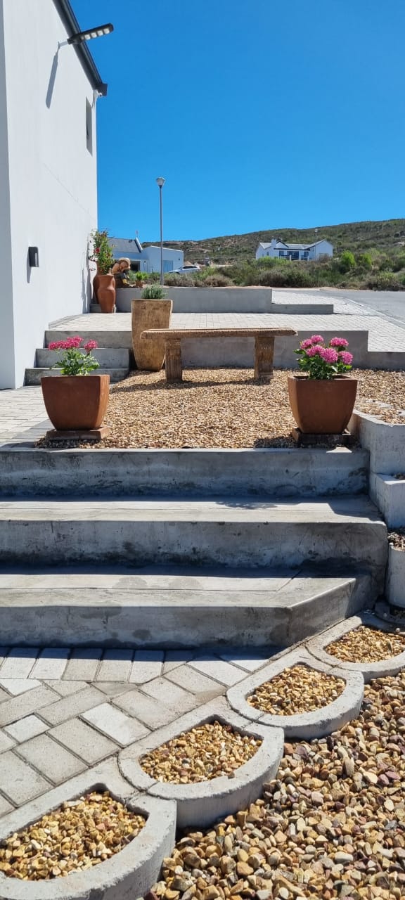 MaKarLi Blu — Self-Catering Holiday Accommodation